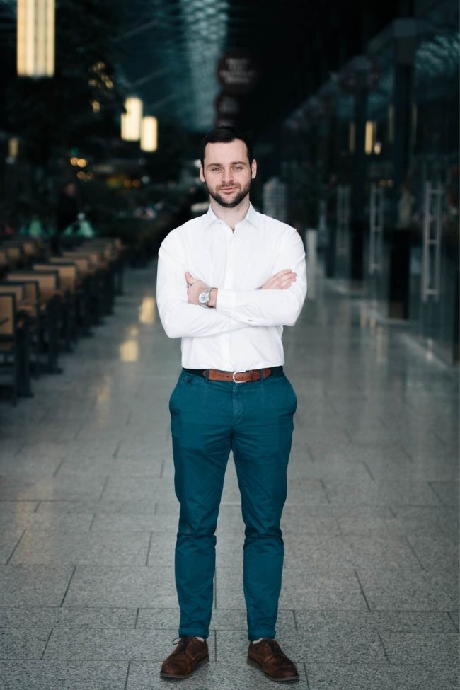 Simon Crowe Videographer | Eff | Agency